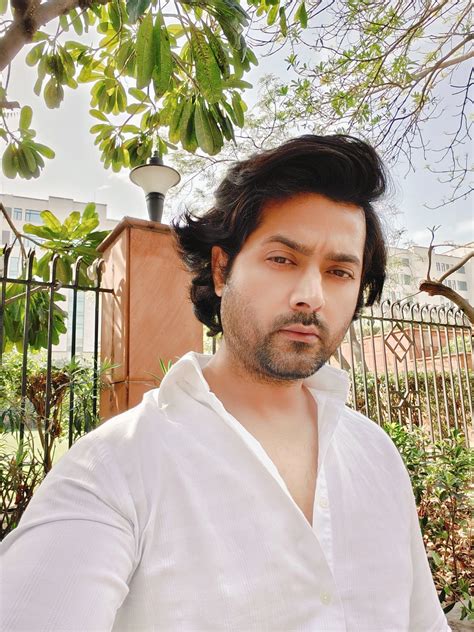 𝙵𝚊𝚛𝚑𝚊𝚗 𝙺𝚑𝚊𝚗 On Linkedin Random Click