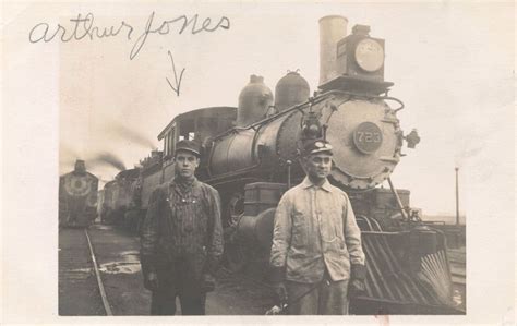 American 723 Train With Identified Railroad Staff Usa Old Postcard