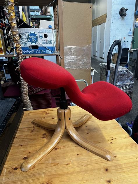 Rybo Balans Swivel Kniestuhl Rot Top Zustand Skandi Gebraucht In