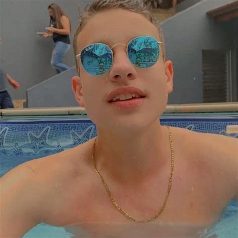 Gabriel Serrano Guel Serrano • Threads Say More