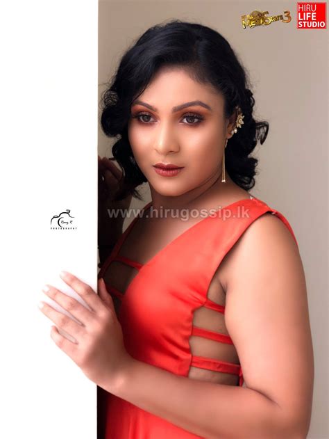 ලංකාවේ සමහරක් පිරිමින්ට වයස් භේද නෑ බැඳලාද නැද්ද අදාළ නෑ කවදාවත් මම ආදරේට වෛර කරන් නෑ