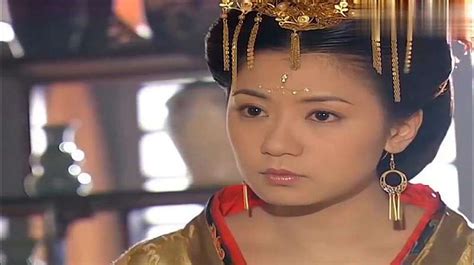 钱小多被盈盈害死，狄仁杰早已看出破绽，一番话武媚娘大吃一惊！影视宫廷好看视频