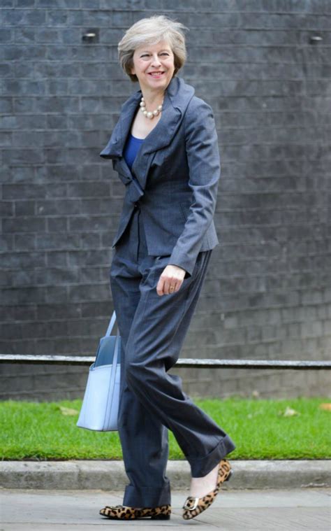 组图：靠时尚征服英国政坛 梅姨”首相潮爆了！ 新东方网第2页