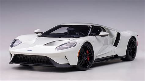 118 Autoart 2017 Ford Gt Frozen White Car Model