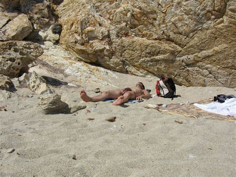 Hung Dude Sunbathing Pussyplease Hung Dude Sunbathing Pussyplease