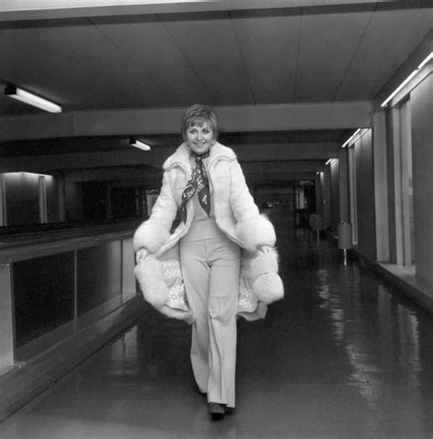 British Singer Lulu At Heathrow Airport Leaving For The West C Old Photo Picclick Au