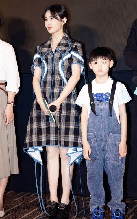 张子枫电影宣传造型图片配图网