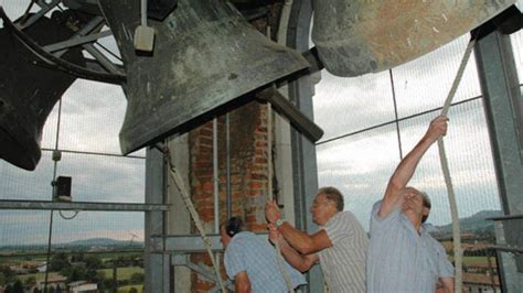 Per Ogni Nuovo Nato Le Campane Della Chiesa Suonano A Festa