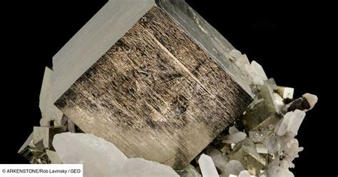 Pierres Précieuses Et Autres Merveilles Géologiques Des Chercheurs
