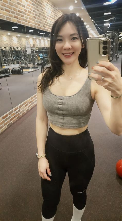 最近狂吃不合格飲食，高糖高油脂，人腫起來了🤪