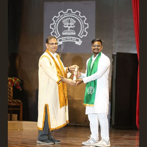 From Almost 𝗗𝗿𝗼𝗽𝗽𝗶𝗻𝗴 𝗢𝘂𝘁 To Finally 𝗚𝗿𝗮𝗱𝘂𝗮𝘁𝗲𝗱 So The Story Begins