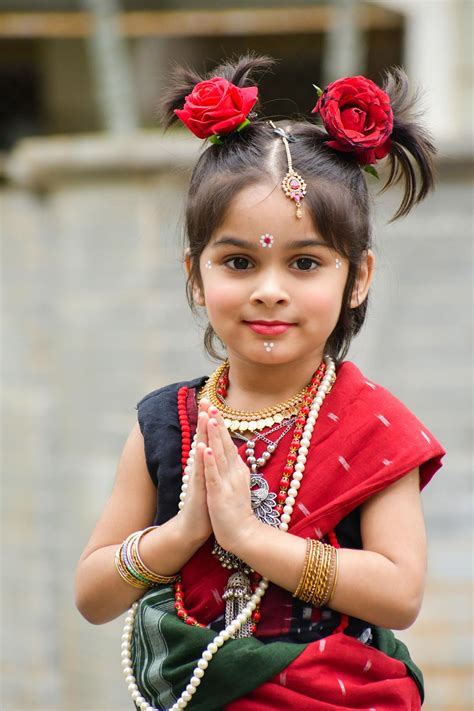 Beautiful Girls In Saree Photos Download The Best Free Beautiful Girls