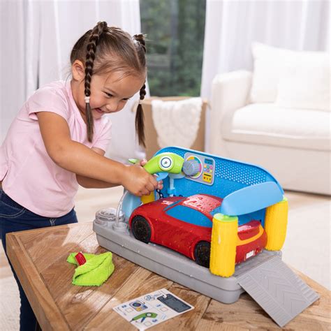 Toy Spotlight Spray And Shine Car Wash Play Set