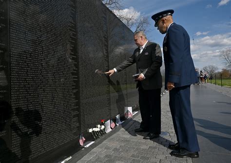 Daf Senior Leaders Pay Respects At Vietnam Veterans Memorial Air