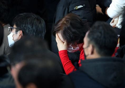 김양일 On Linkedin 엄마 누나 찾았어” 내 새끼 맞아” 사망자 호명에 유족들 오열