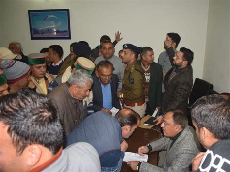 Himachal Minister Harshwardhan Chauhan Listened Public Problems In Pwd