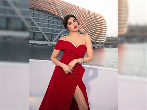 Divya Khosla Kumar Shared Bold Photos Of Her From Iifa 2022 In Red Gown