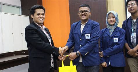 Mahasiswa Fisip Uin Jakarta Sabet Juara Pertama Lomba Debat Islam Nasional Fakultas Ilmu