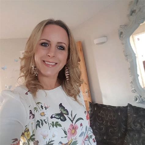 Becky Nicholson Ownermanager Five Senses Hideaway Linkedin