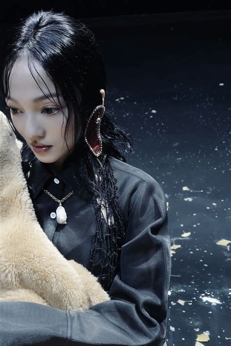 向死而生还以希望 张韶涵《还》mv致敬舞者皮娜·鲍什 360娱乐，你开心就好