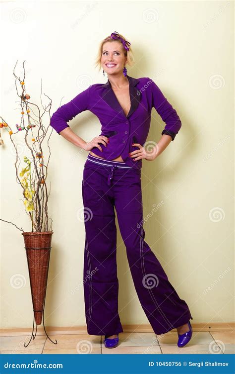 Terno Violeta Foto De Stock Imagem De Violeta Moda 10450756