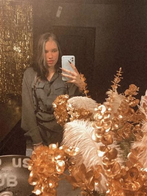 Sweetbeee主播：免费直播性爱表演和聊天 Stripchat