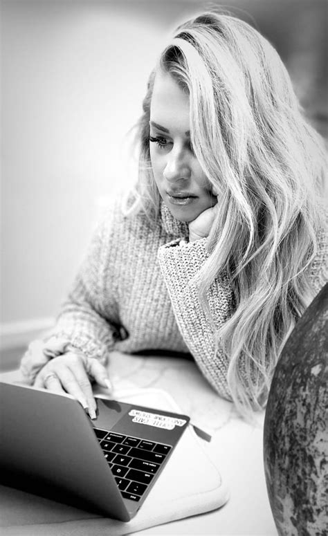 Only One Laptop Amateur R Youniquepresenterms