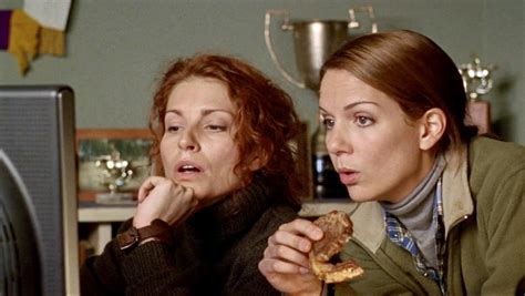Mcleods Daughters 2001