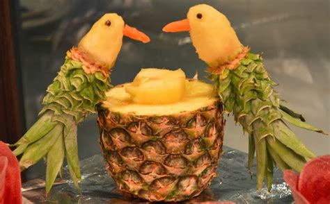 Pineapple Carving Art Japanese Chef Makes Amazing Fruit Art Engoo