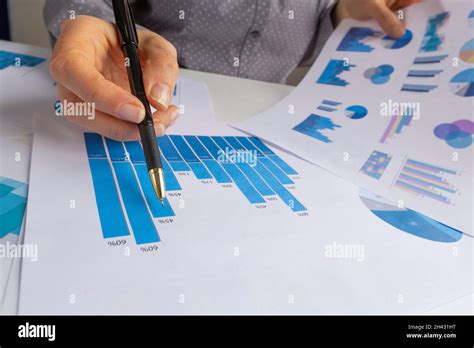 Statistical Reports Analysis On Paper Many Business Financial Growth