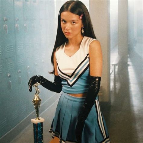 10 Olivia Rodrigo Costume Ideas That Are Good 4 U To Copy This