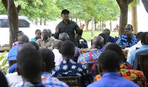 Dc Simalenga Aagiza Wazazi Wanaoshawishi Utoro Kuchukuliwa Hatua Itv