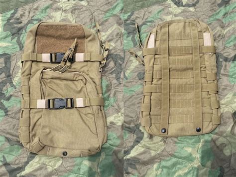 仿冒的早期版 Fsbe Mbss 背心和附包 Gear Illustration