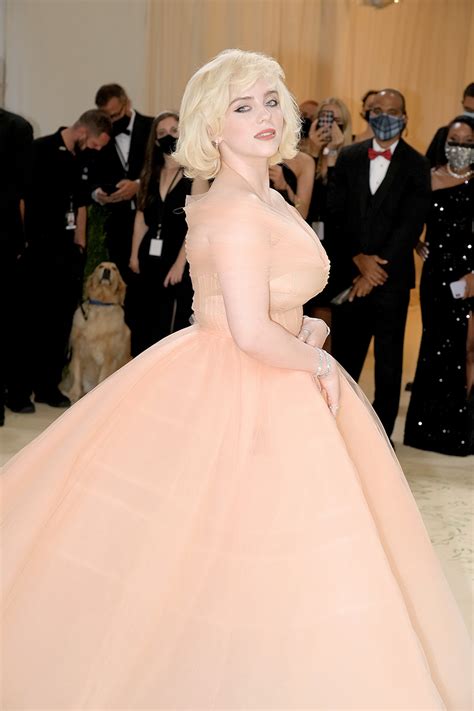 Billie Eilishs Met Gala Dress Is By Oscar De La Renta