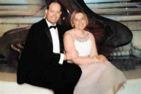 Wayne And Shelley Boden Mirror Online