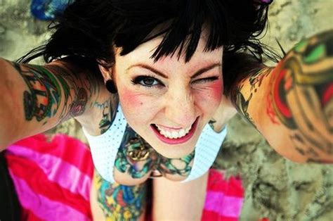 Beautiful Cleavage 30 Pics