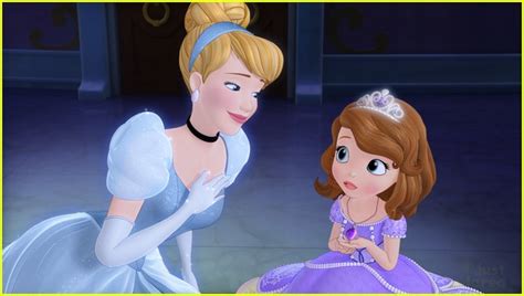 Full Sized Photo Of Sofia First November 18 04 Ariel Winter Sofia