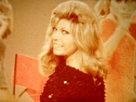Scopitone De Nancy Sinatra These Boots Are Made For Walkin Film 16