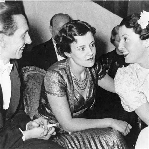 Der Friedrichstadt Palast Tanz Akrobatik Und Viel Erotik