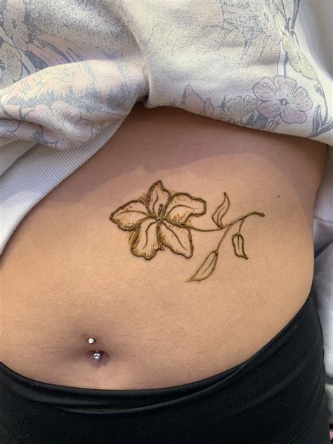 Henna On Hip Design Simple Stomach Henna Henna Designs Belly