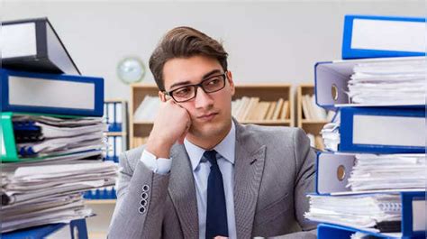 Office Peacocking Signs 5 Signs Your Coworker Is Productivity