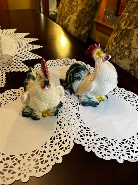 Vintage 1950s Fighting Cocks Rooster Figures ~ Hand Painted ~ Great