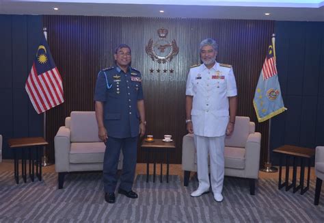 Kunjungan Hormat Presiden Puspahanas Ke Atas Panglima Tentera Udara