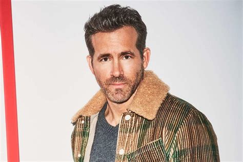 Ryan Reynolds Opens Up About His Late Fathers Hallucinations From