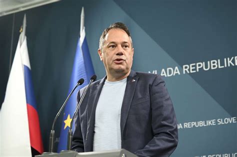 Zakon O Zdravstveni Dejavnosti Naj Bi Na Dolgi Rok Pozdravil Kronične Bolečine Slovenskega