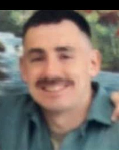 Profile For Dylan Henderson 32 M Phoenix Wi Get To Know An