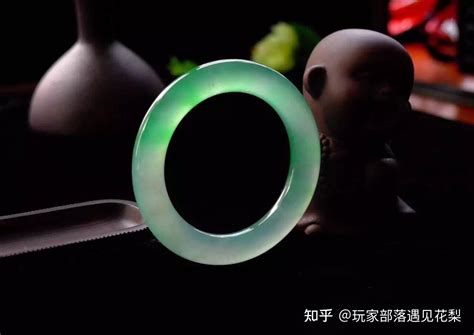 宋美龄一生痴迷的两只手镯，单品价值早已过亿！ 知乎