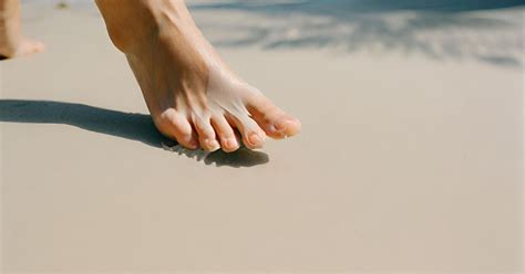 7 Webbed Toes Spiritual Meanings Symbolism And Mythology Xcpm