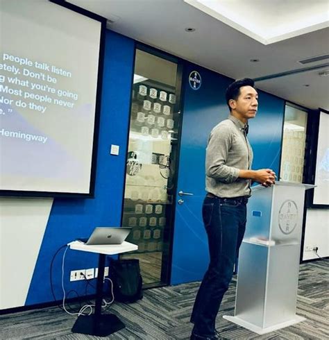 柳俊江逝世｜柳爺因英俊外表獲封新聞王子 曾與前妻男友人打架爆出離婚 再戀楊文蔚經理人亦告分手 Lihkg 討論區