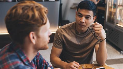 11 Subtle Things Manipulative People Do To Make One Person In Their